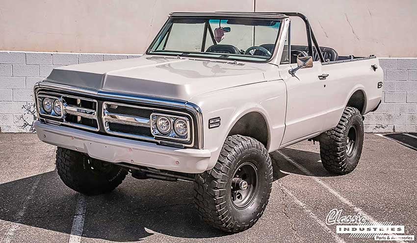 1971 GMC Jimmy 4X4 Named 'Pearl'