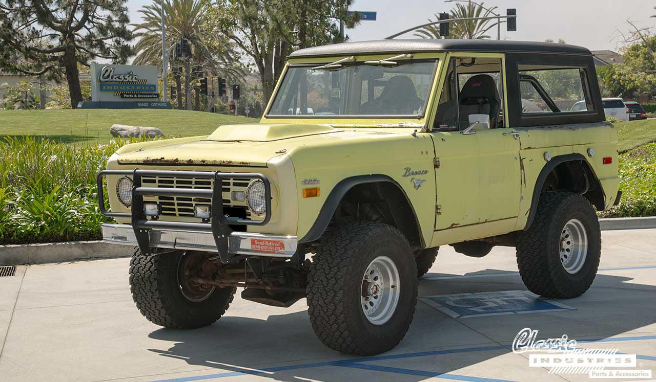 A 1971 Ford Bronco Named the Death Trap
