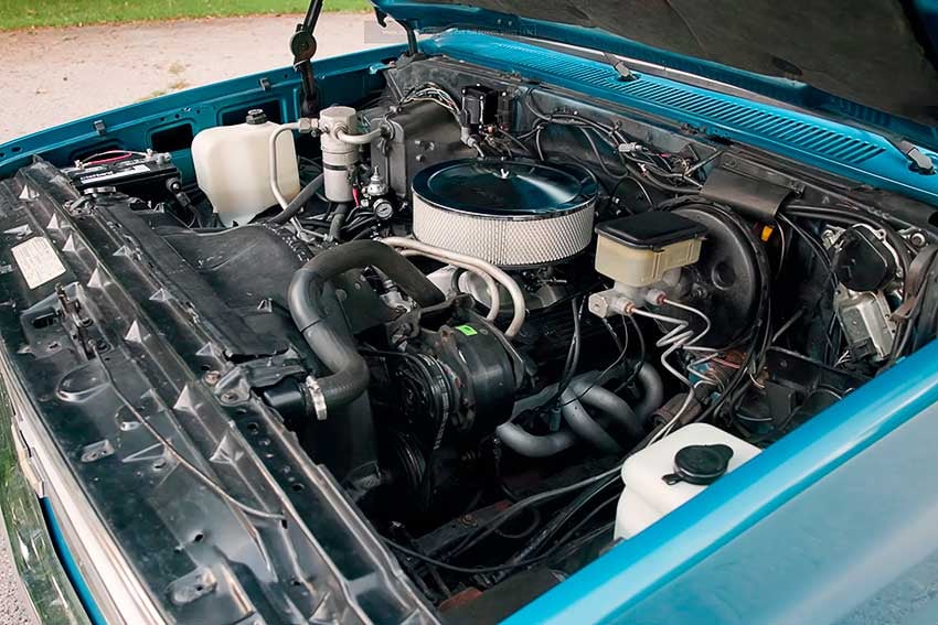 Video: Hemmings "Square Body Rehab" '87 Silverado Restomod