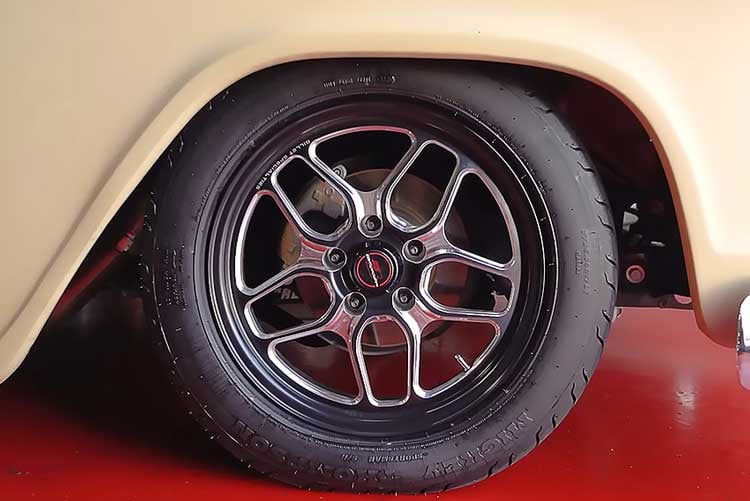 Video: 1000hp Twin-Turbo '55 Chevy Truck