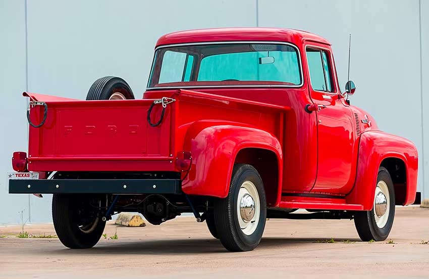 The Rise and Fall of Stepside Trucks